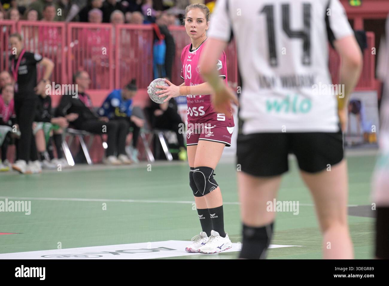 Johanna Farkas (TusSies Metzingen, #19) TusSies Metzingen vs. BVB ...