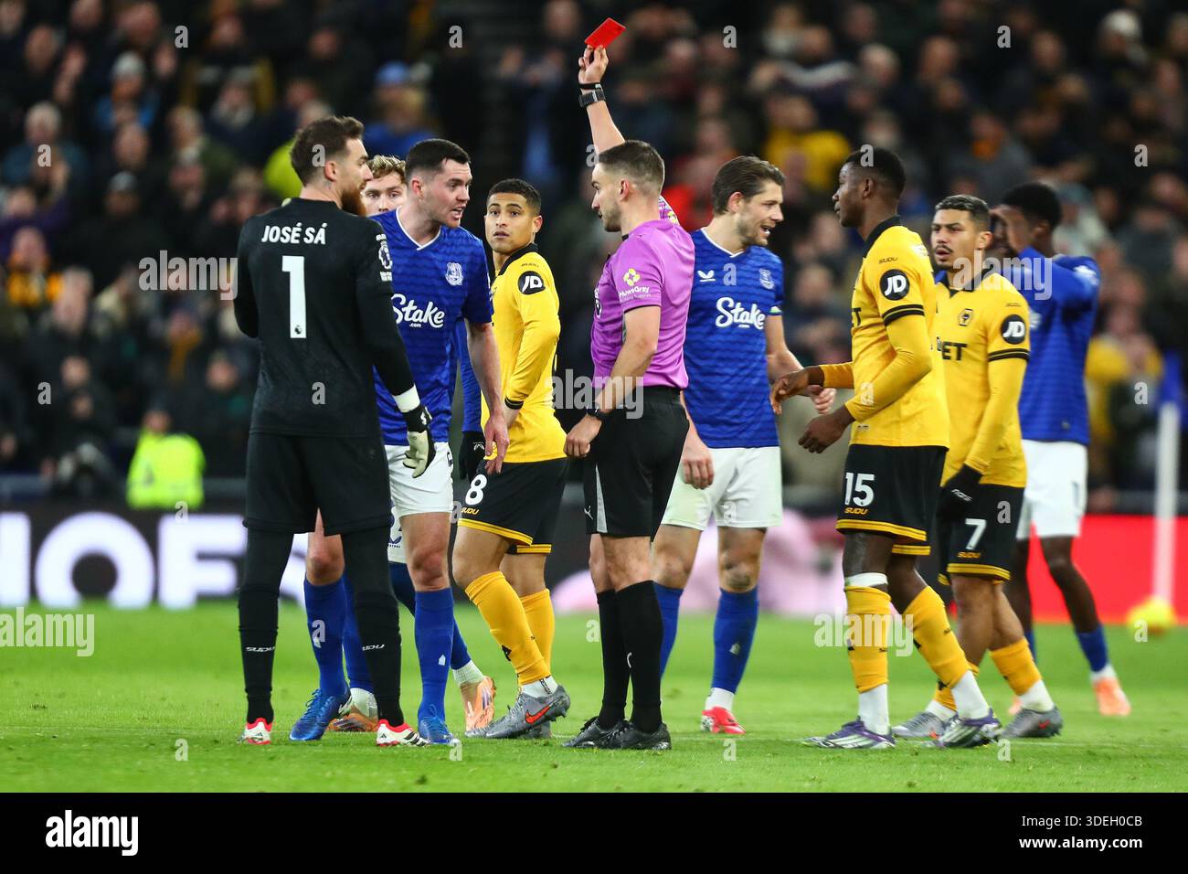 Liverpool, UK. 07th Jan, 2026. Michael Keane of Everton is shown a red ...