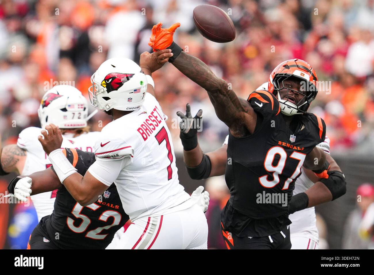 Cincinnati Bengals defensive end Shemar Stewart (97) breaks up a pass ...