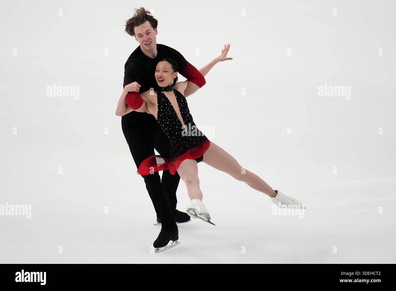 Chelsea Liu and Ryan Bedard compete during the pairs short program at ...