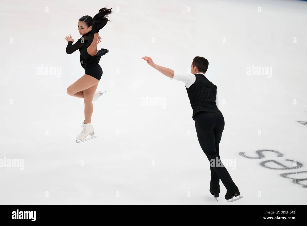 Audrey Shin and Balazs Nagy compete during the pairs short program at ...