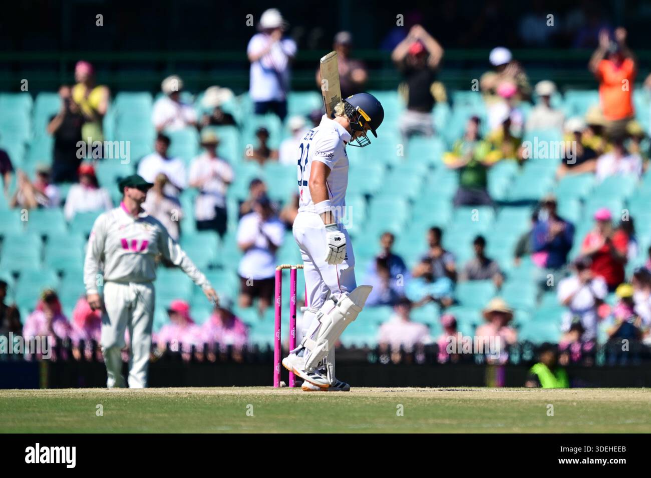 Jacob Bethell of England celebrates 150 runs during Day 5 of the Fifth ...