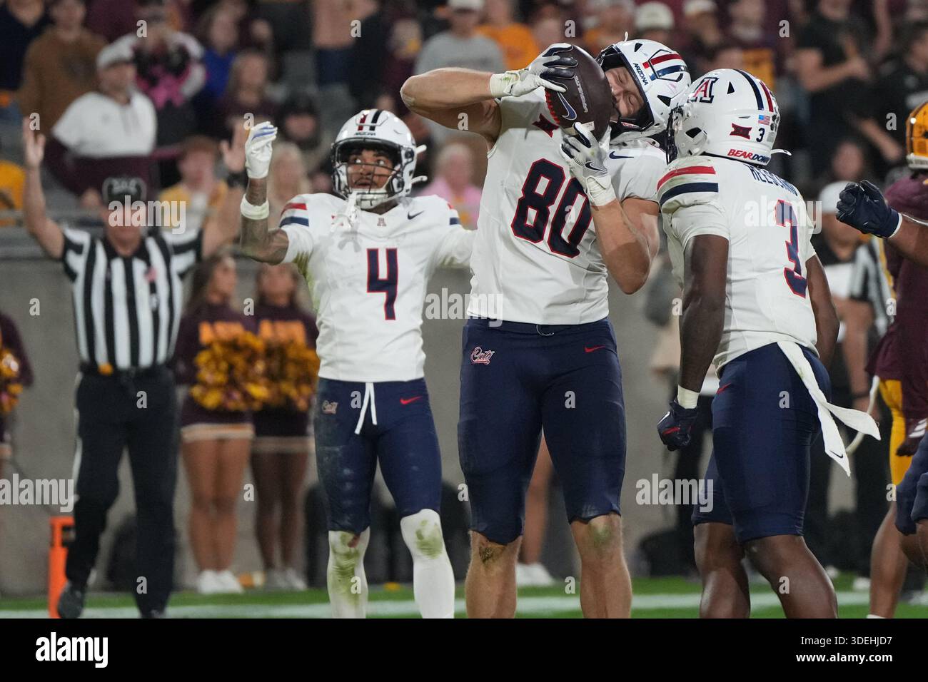 Arizona tight end Cameron Barmore (80) in the first half of an NCAA ...