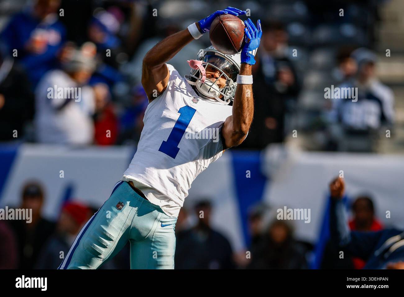 Dallas Cowboys wide receiver Jalen Tolbert (1) warms up before an NFL ...