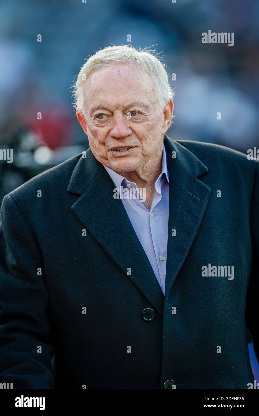 Dallas Cowboys owner Jerry Jones walks the sidelines before an NFL ...
