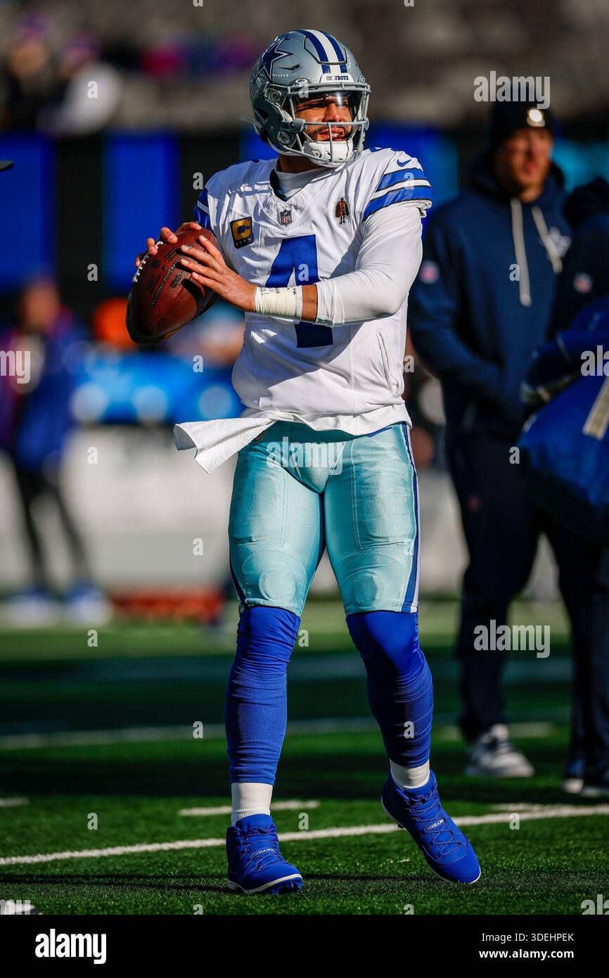 Dallas Cowboys quarterback Dak Prescott (4) warms up before an NFL ...