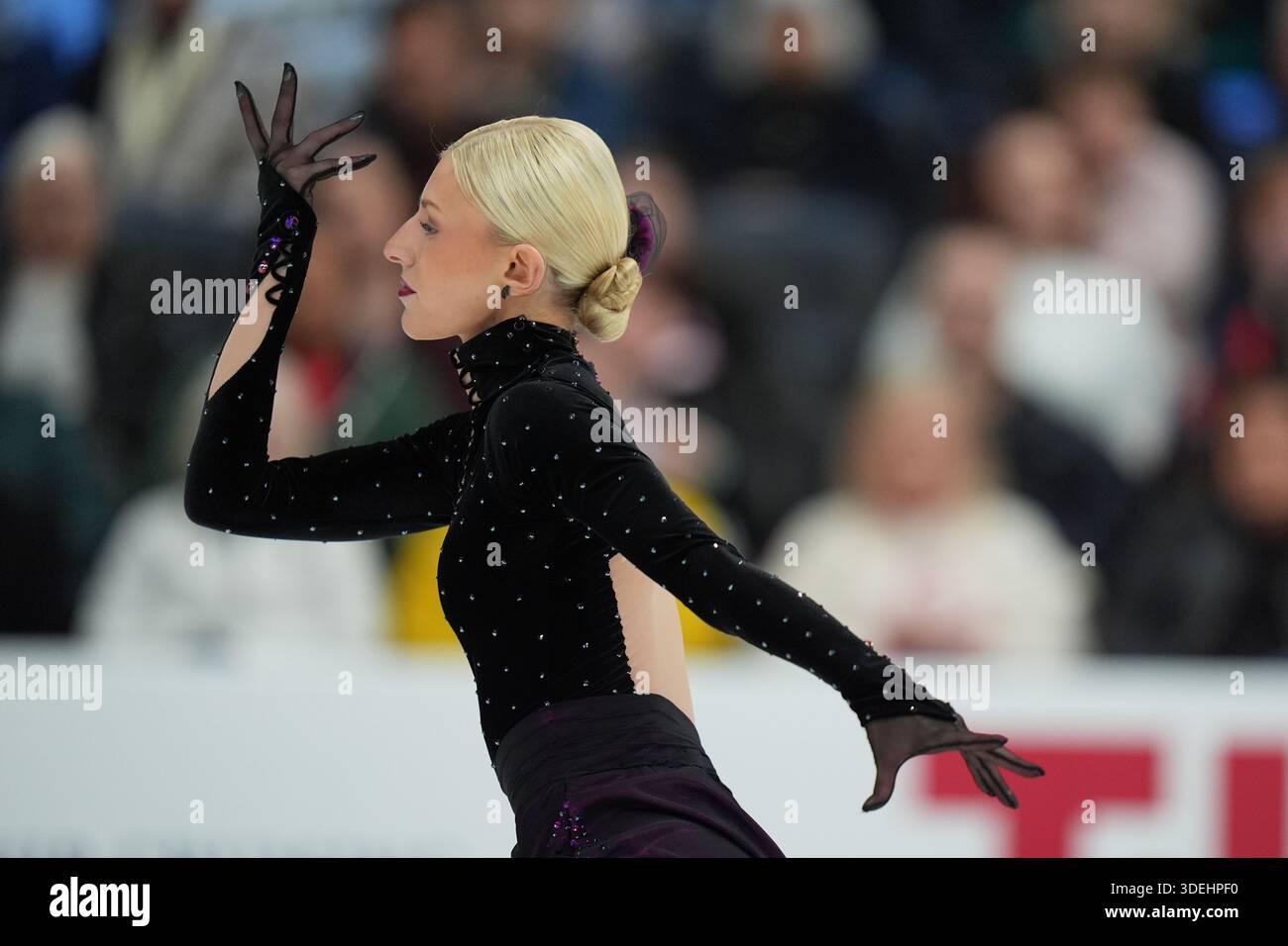 Brooke Gewalt competes during the women's short program at the U.S ...