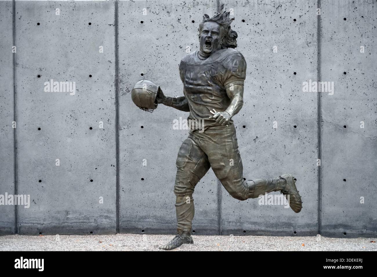 A statue for former Arizona State Sun Devils and Arizona Cardinals ...