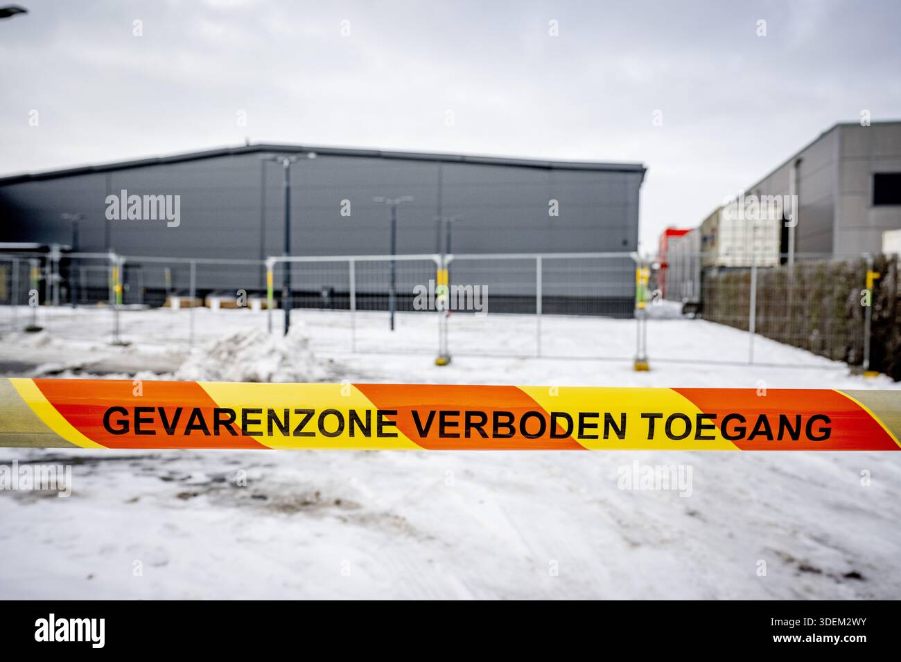 UTRECHT - Part of the HAL22 sports complex in Utrecht has collapsed ...