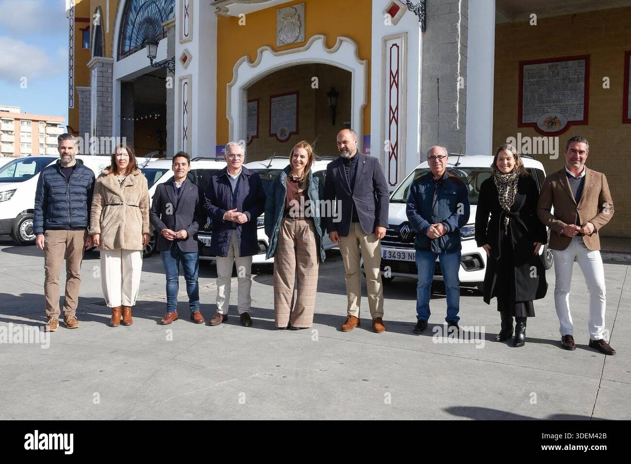 The president of the Cádiz Provincial Council, Almudena Martínez (5l ...