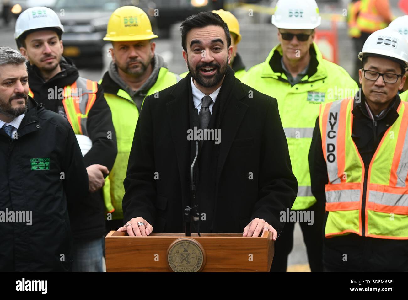 Mayor Zohran Mamdani joins NYC Department of Transportation workers as ...