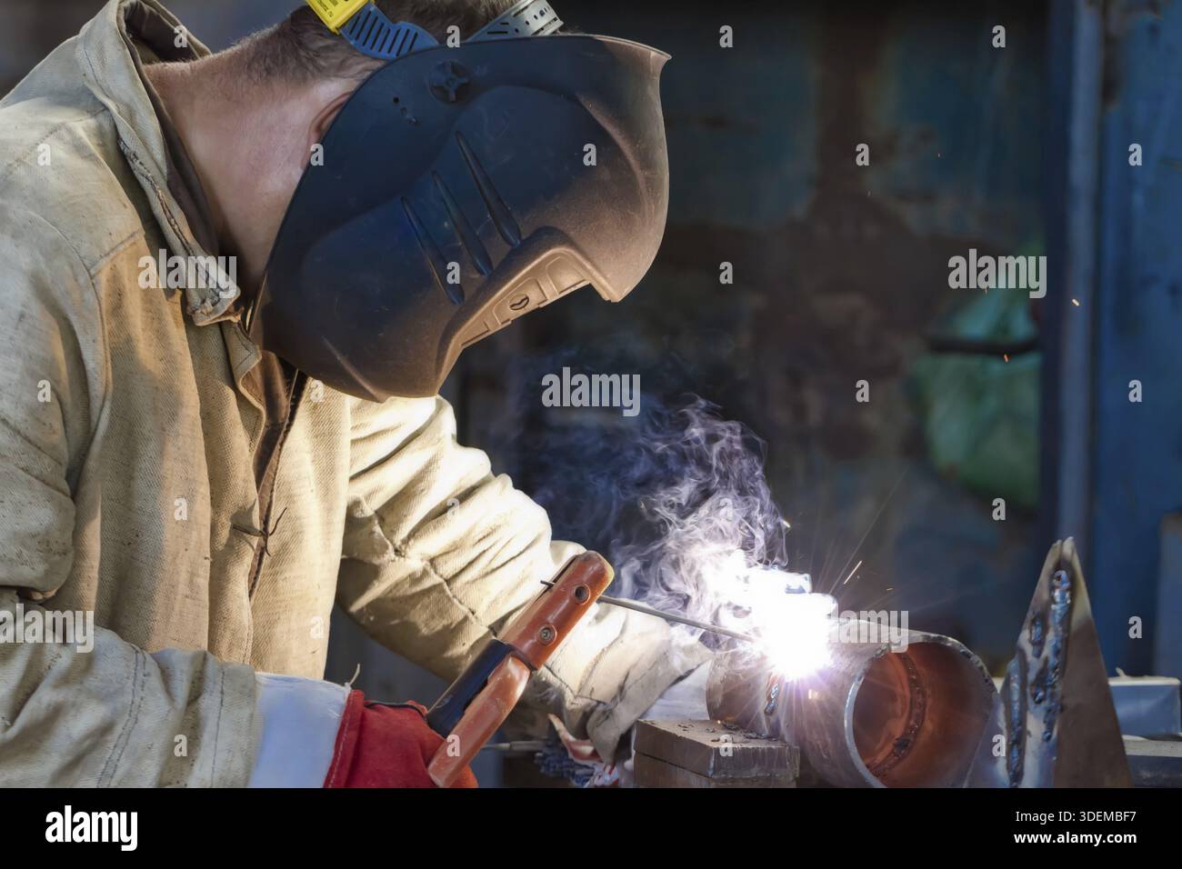 Welding sample to obtain the certification of welder Stock Photo - Alamy