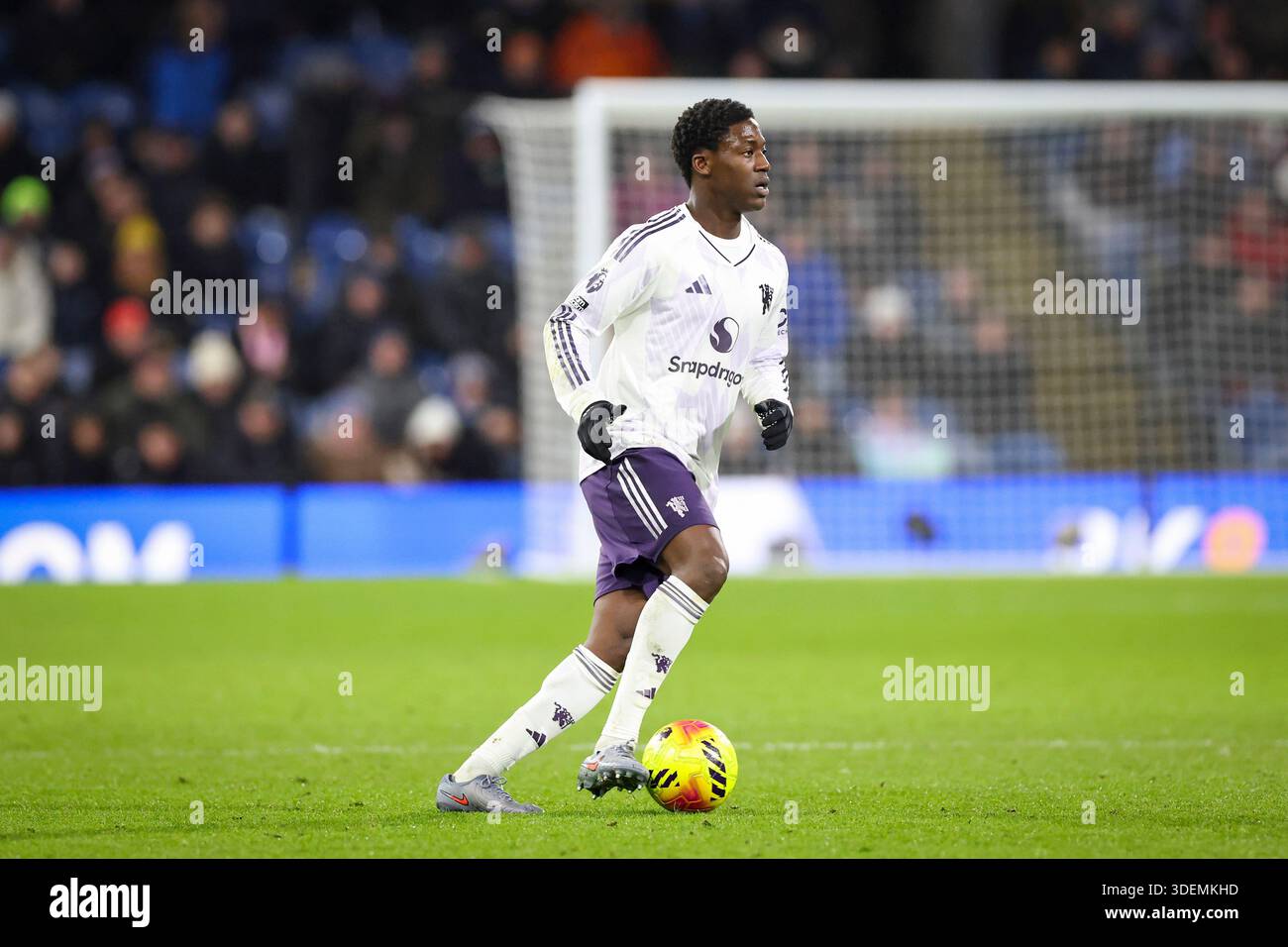 Manchester United midfielder Kobbie Mainoo (37) in action during the ...