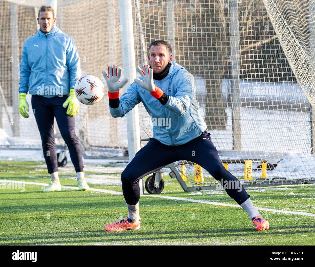 MALMÖ 2026-01-08Johan Dahlin and Robin Olsen as Malmö FF men have their ...