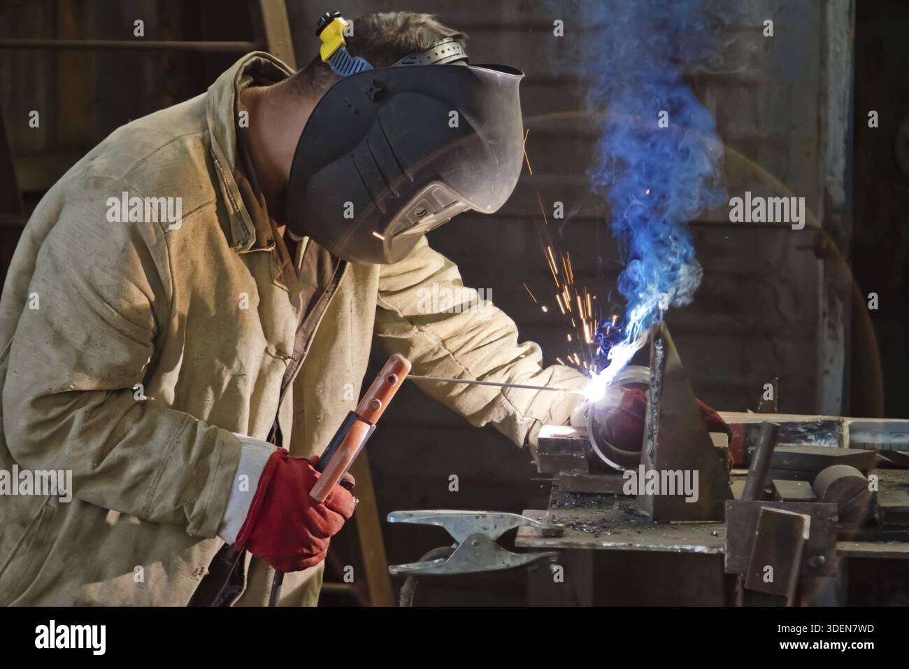 Welding sample to obtain the certification of welder Stock Photo - Alamy