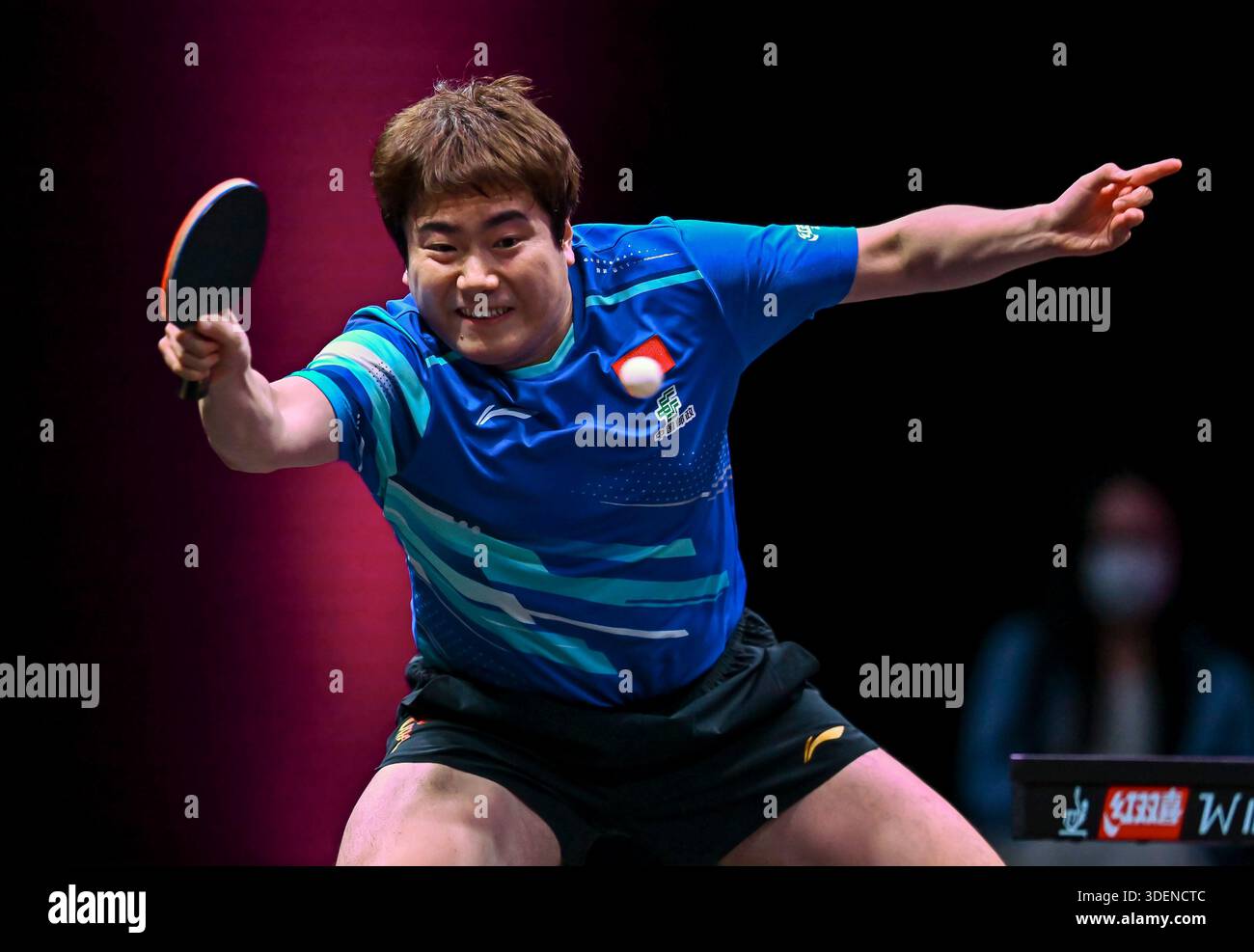 (260108) -- DOHA, Jan. 8, 2026 (Xinhua) -- Liang Jingkun of China ...