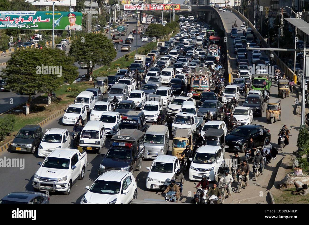 KARACHI, PAKISTAN, JAN 08: A large number of vehicles stuck in traffic ...