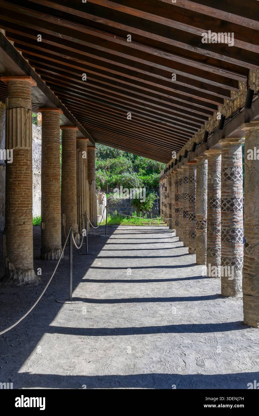 Villa of the mysteries garden hi-res stock photography and images - Alamy