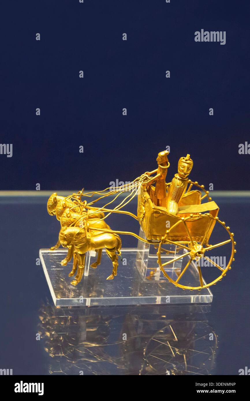 Model of gold chariot drawn by four horses, Oxus Treasure,Achaemenid ...