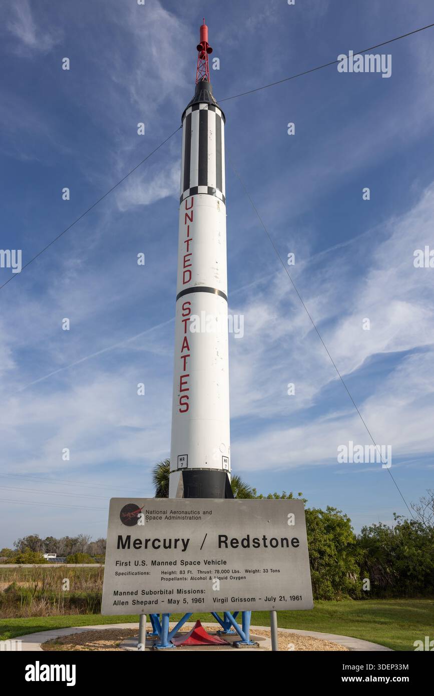 A NASA monument to the Redstone rocket and Mercury crew capsule ...