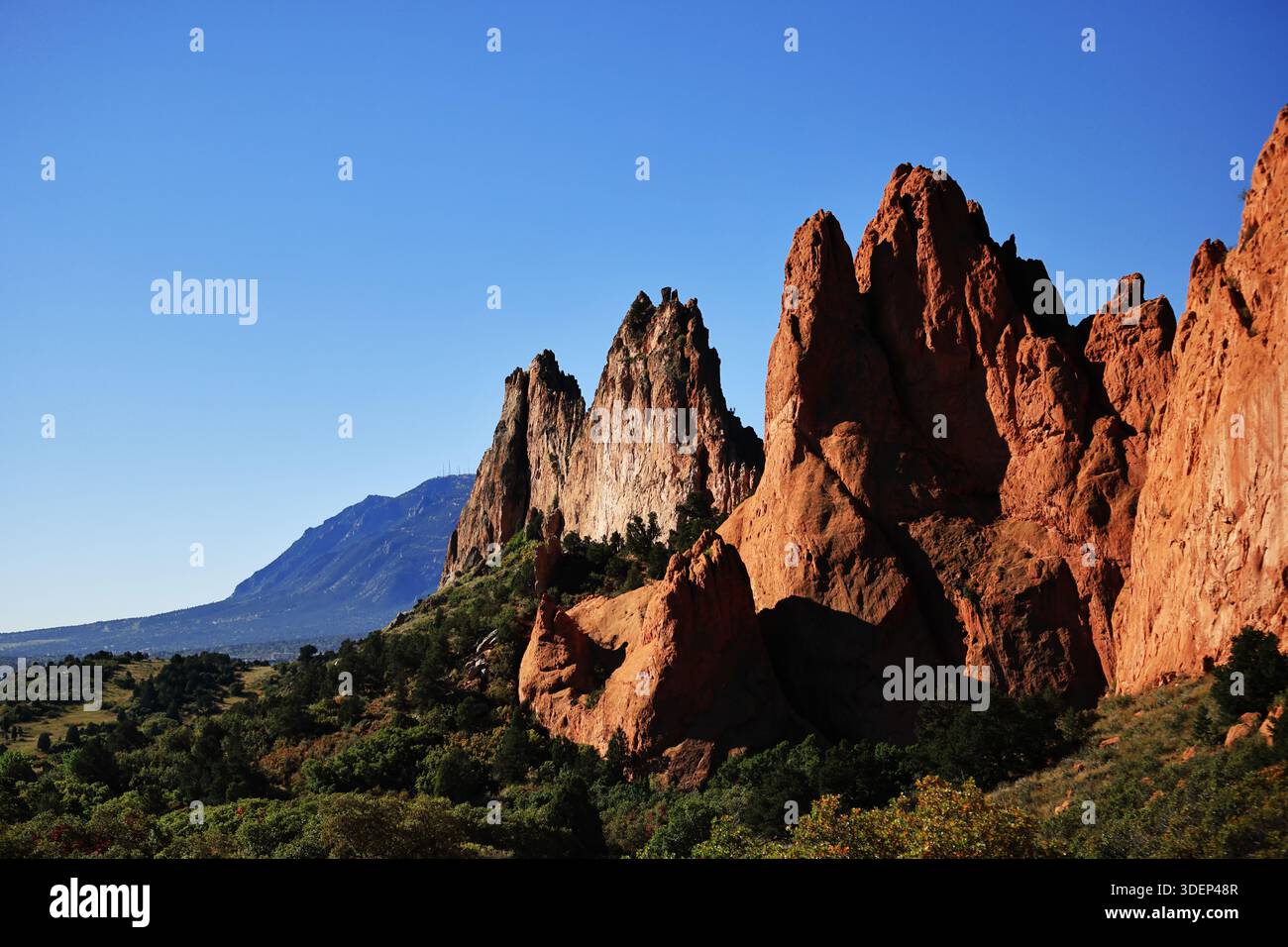 Broad red sandstone ridge hi-res stock photography and images - Alamy
