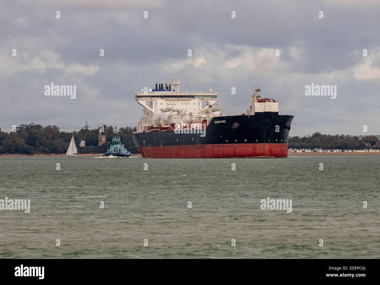 Crude oil tanker 'M V Maram tide' with an Ostensjo Rederi tugboat in ...