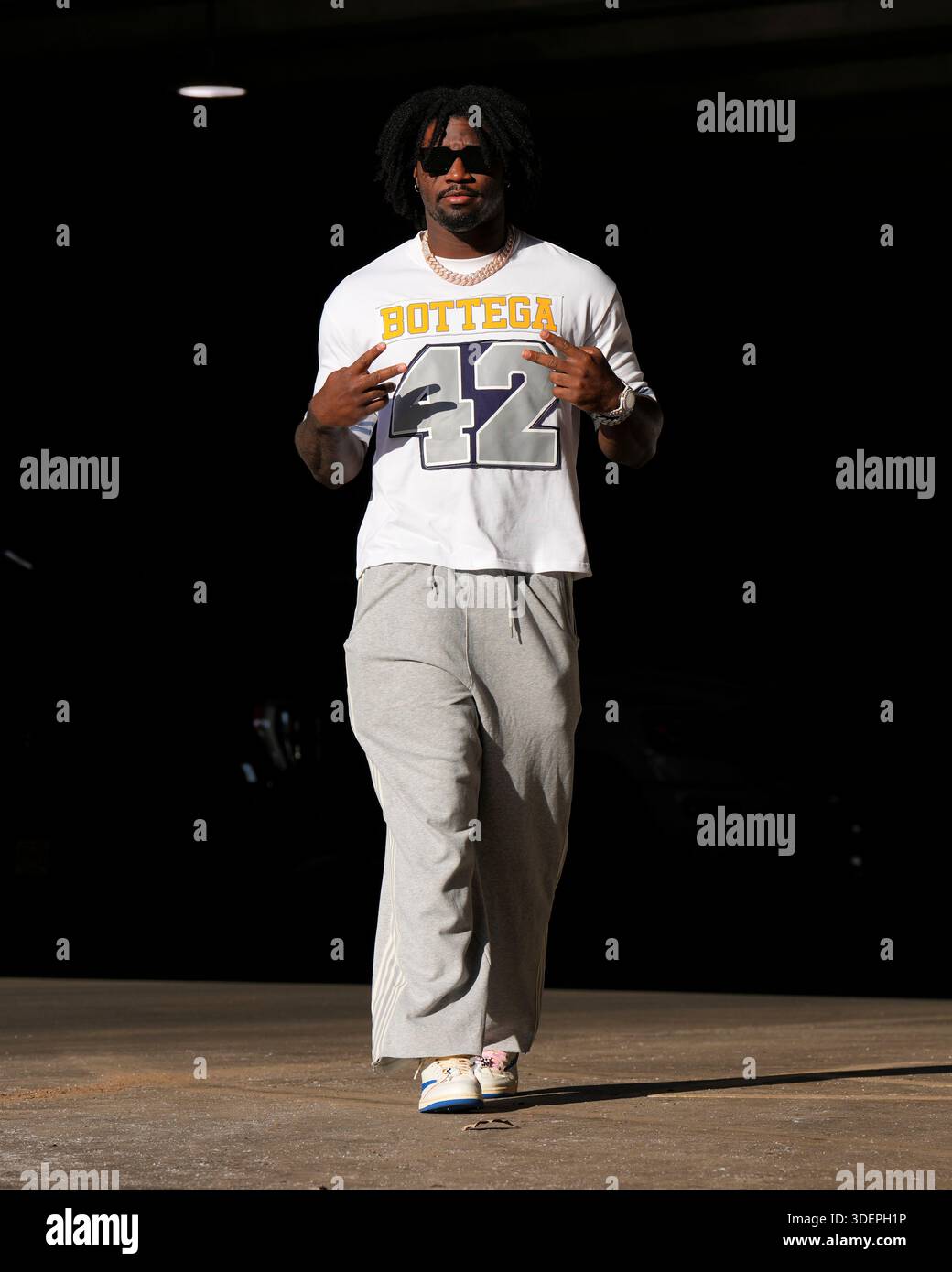 Cincinnati Bengals defensive end Shemar Stewart (97) arrives prior to ...