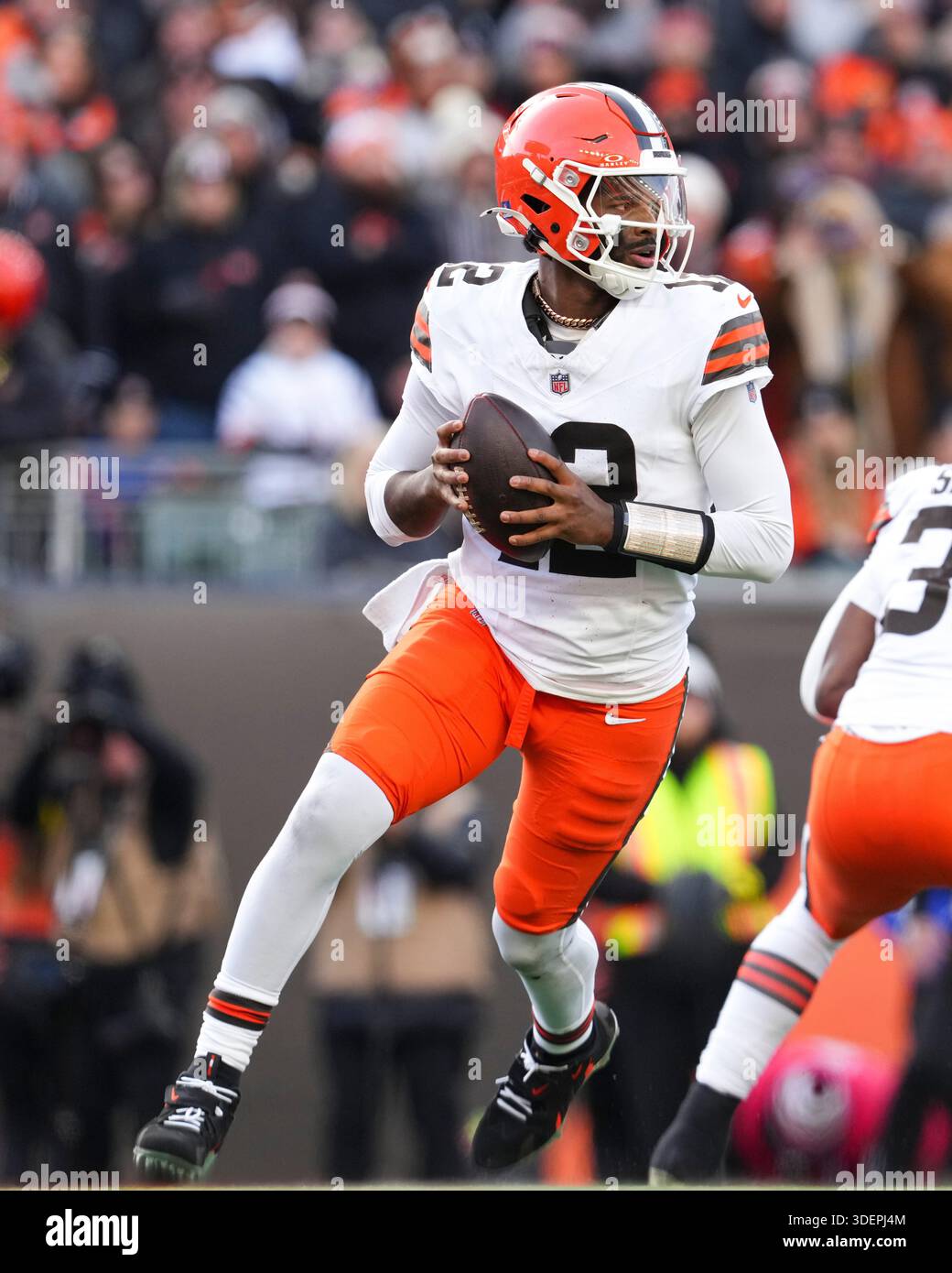 Cleveland Browns quarterback Shedeur Sanders (12) looks on during an ...