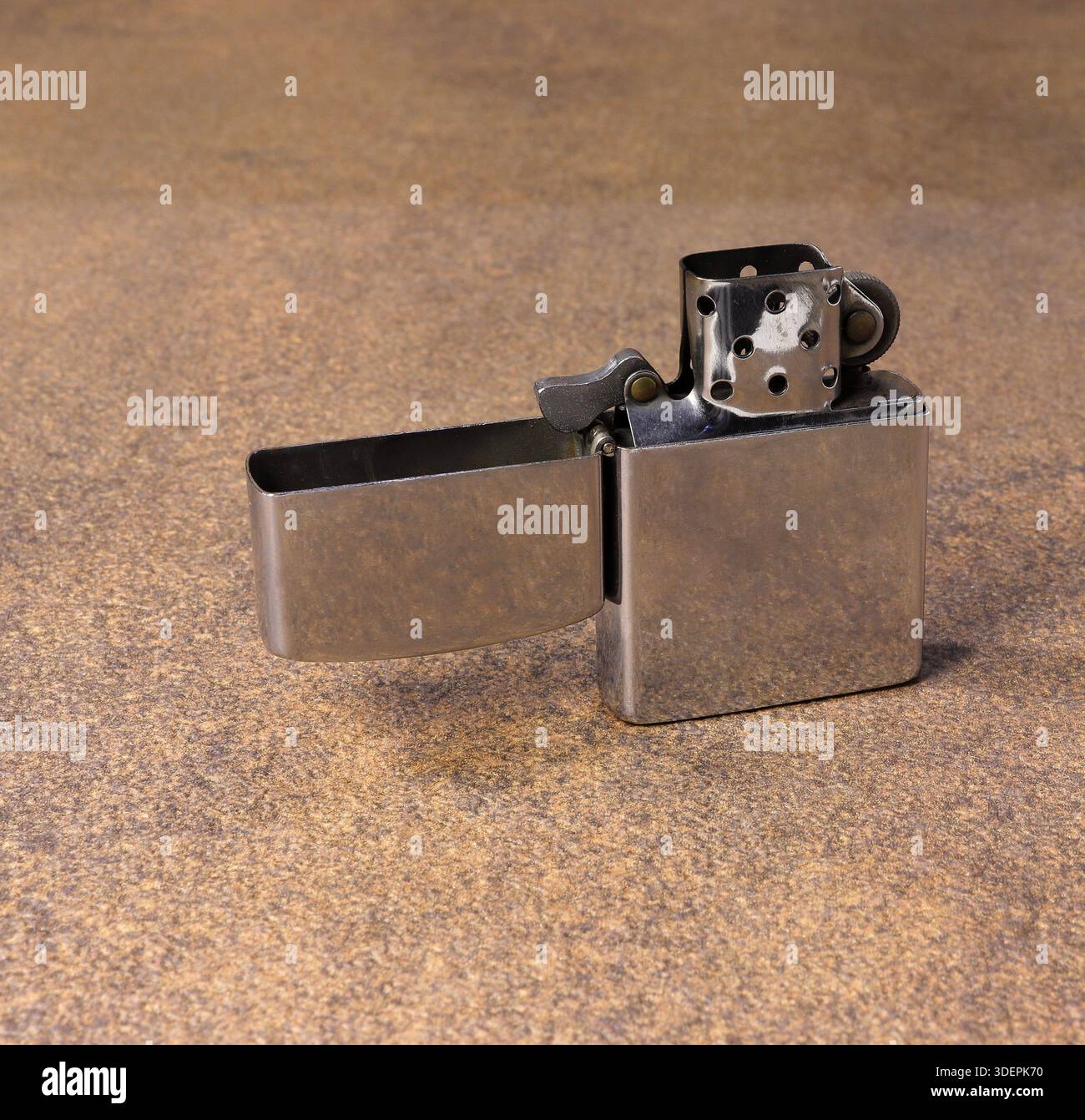 Lit silver lighter hi-res stock photography and images - Alamy