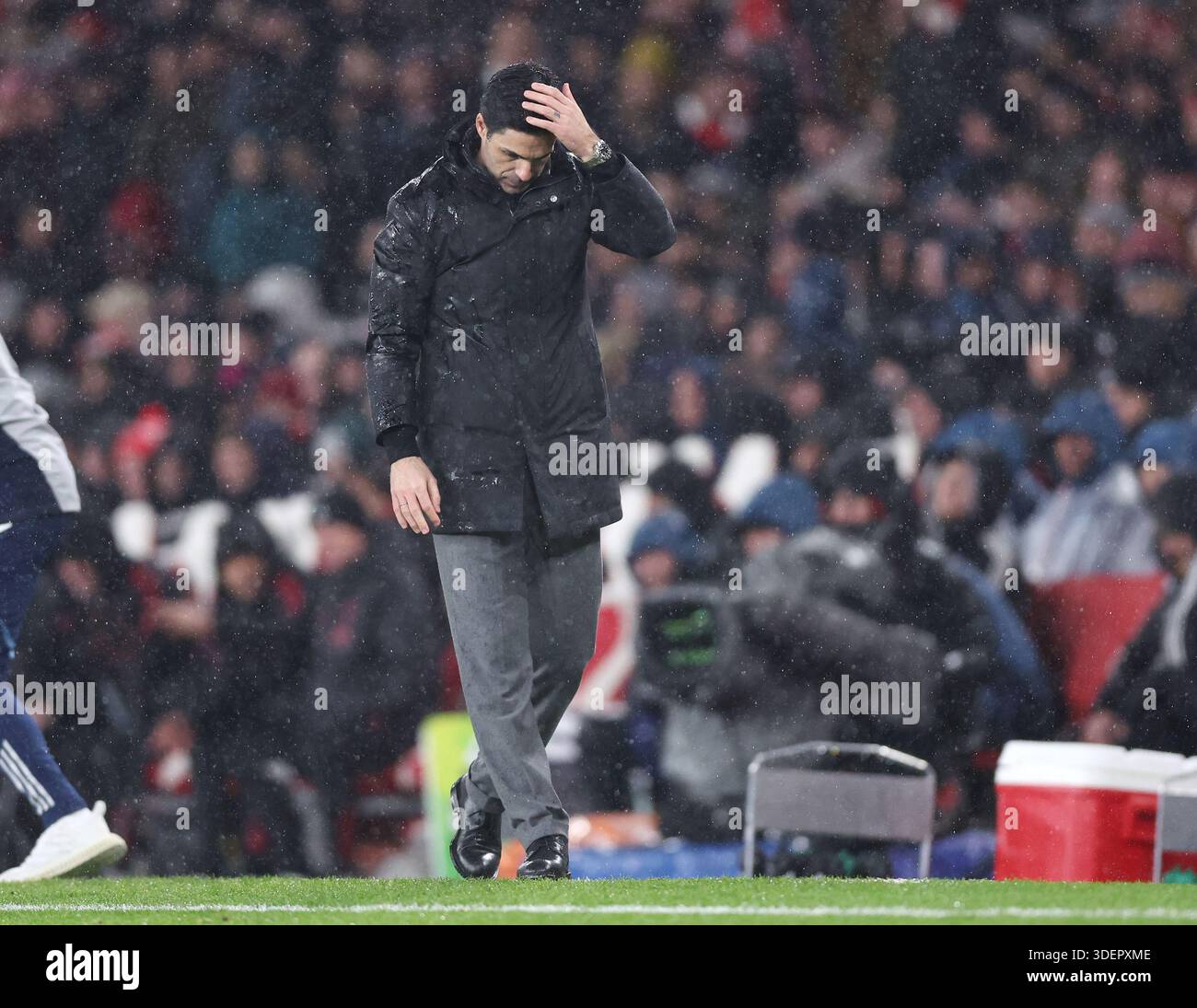 London, England, 8th January 2026. Frustrated Mikel Arteta manager of ...
