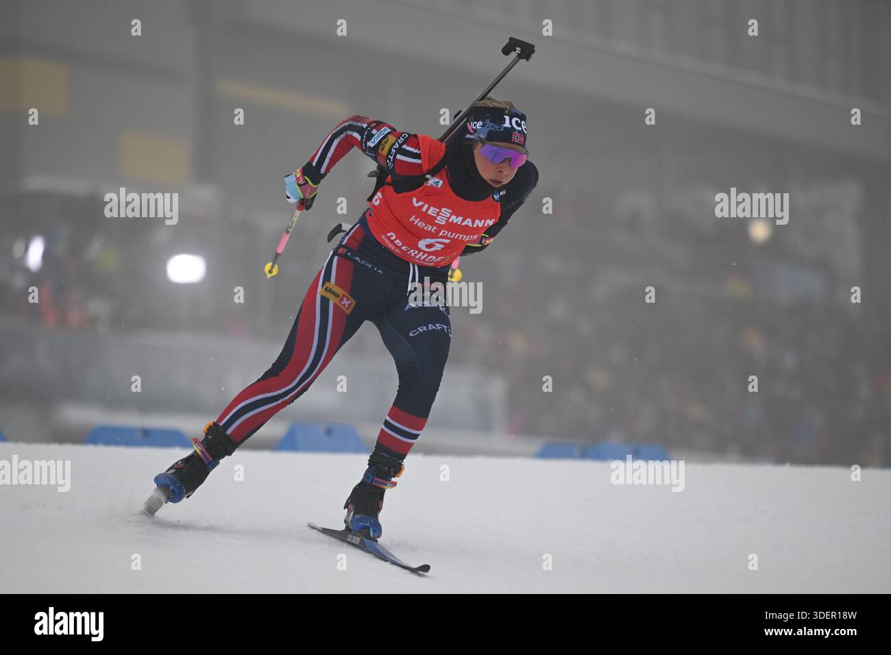 08 January 2026, Thuringia, Oberhof: Biathlon: World Cup, sprint 7.5 km ...