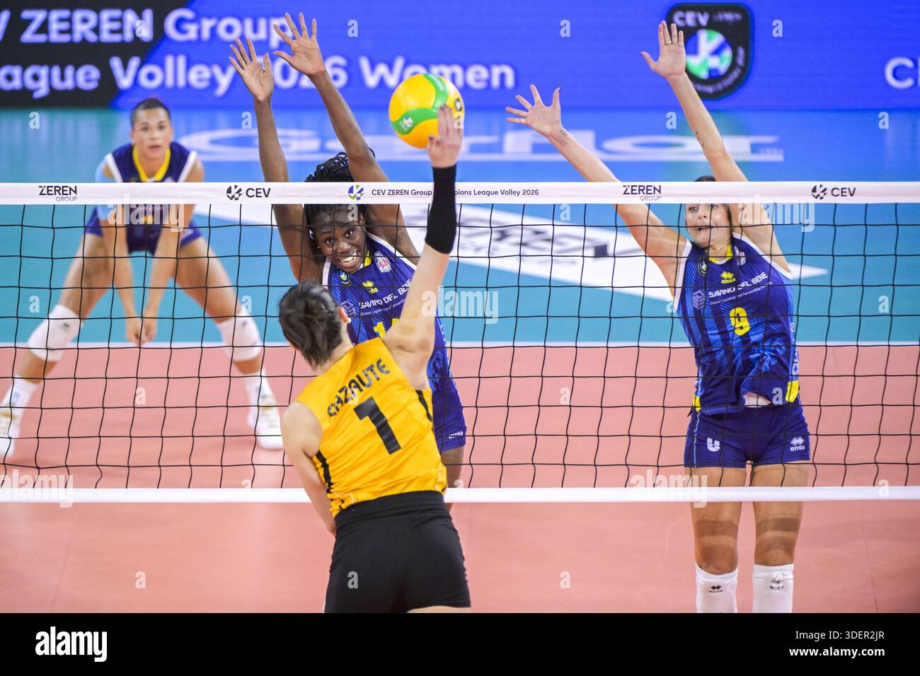 Linda Nwakalor and Caterina Bosetti during Savino Del Bene Scandicci vs ...