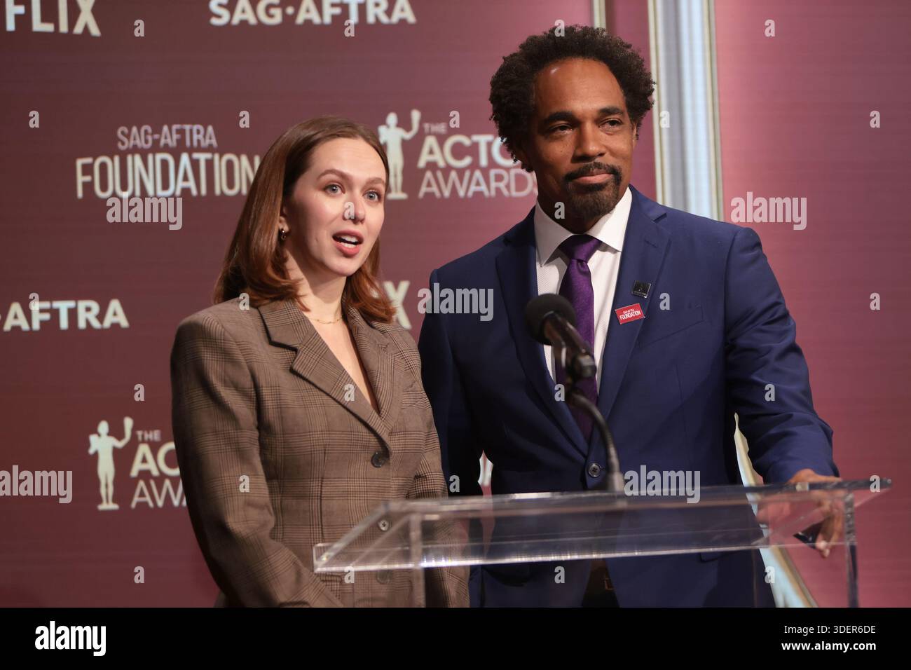 Elizabeth McLaughlin and Jason George at the 32nd Annual Actor Awards ...