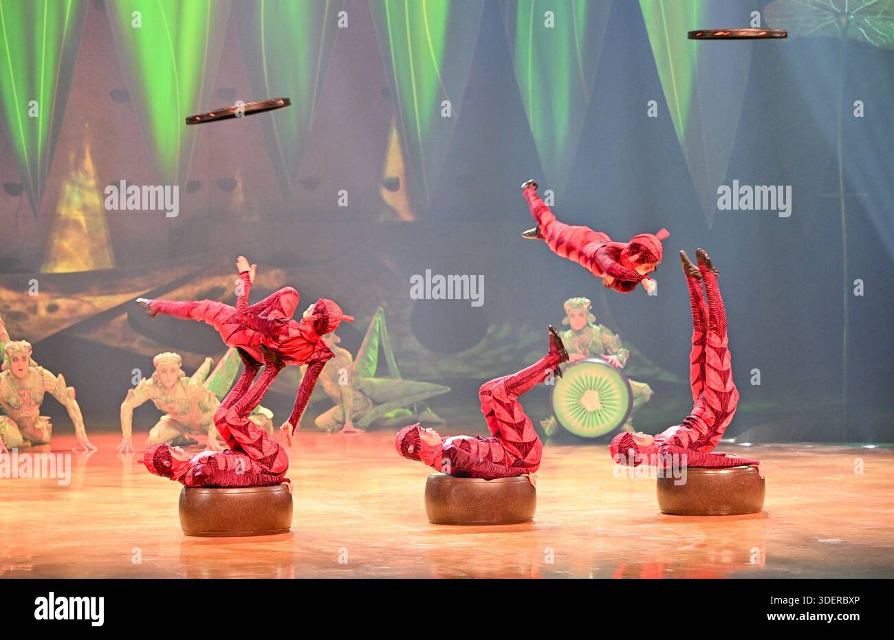 London, UK, 08 January 2026. Foot Juggling (Yue Zhao, Baoyu Zhu, Lulu ...