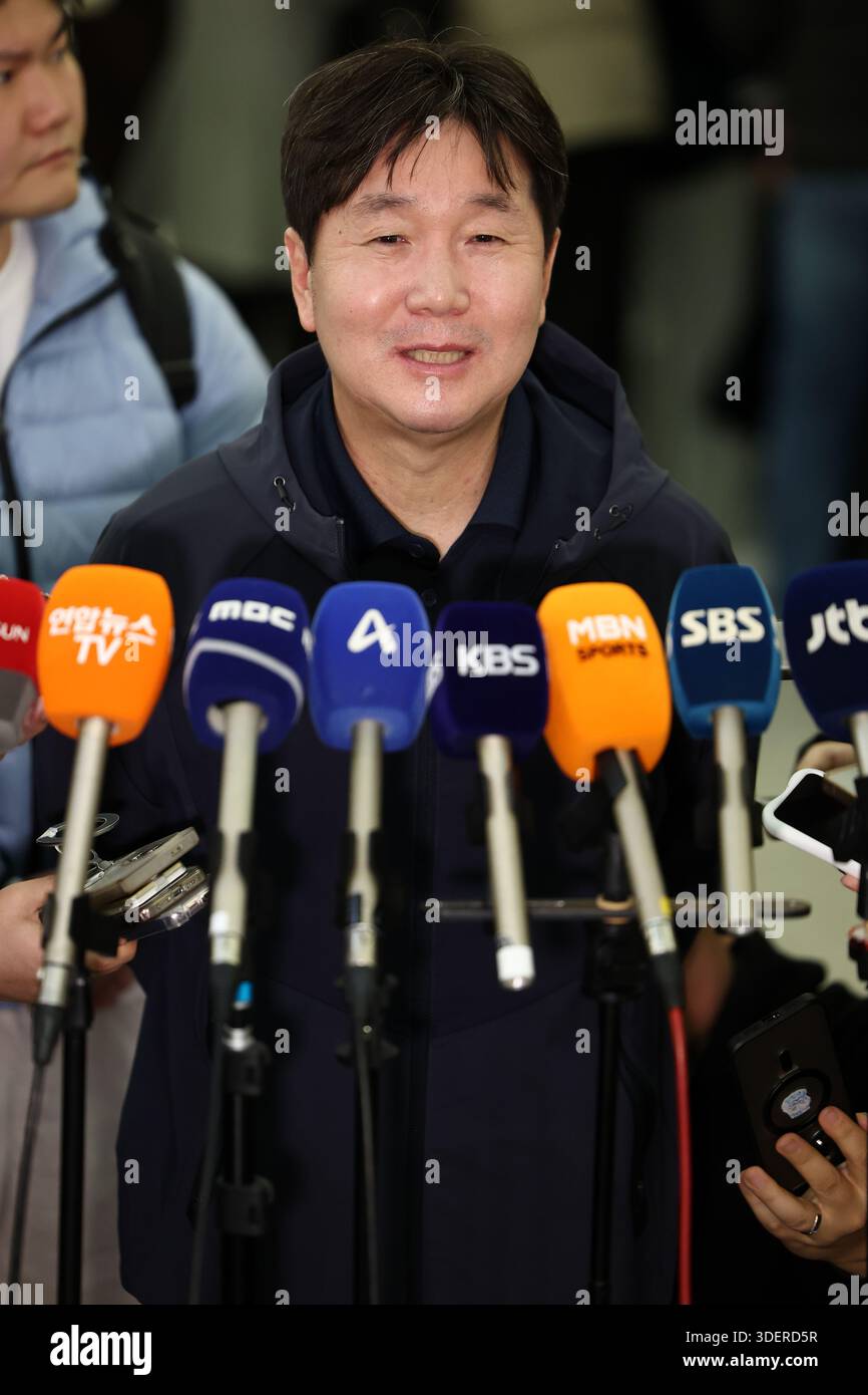 09th Jan, 2026. Nat'l baseball team leaves for WBC camp in Saipan Ryu ...