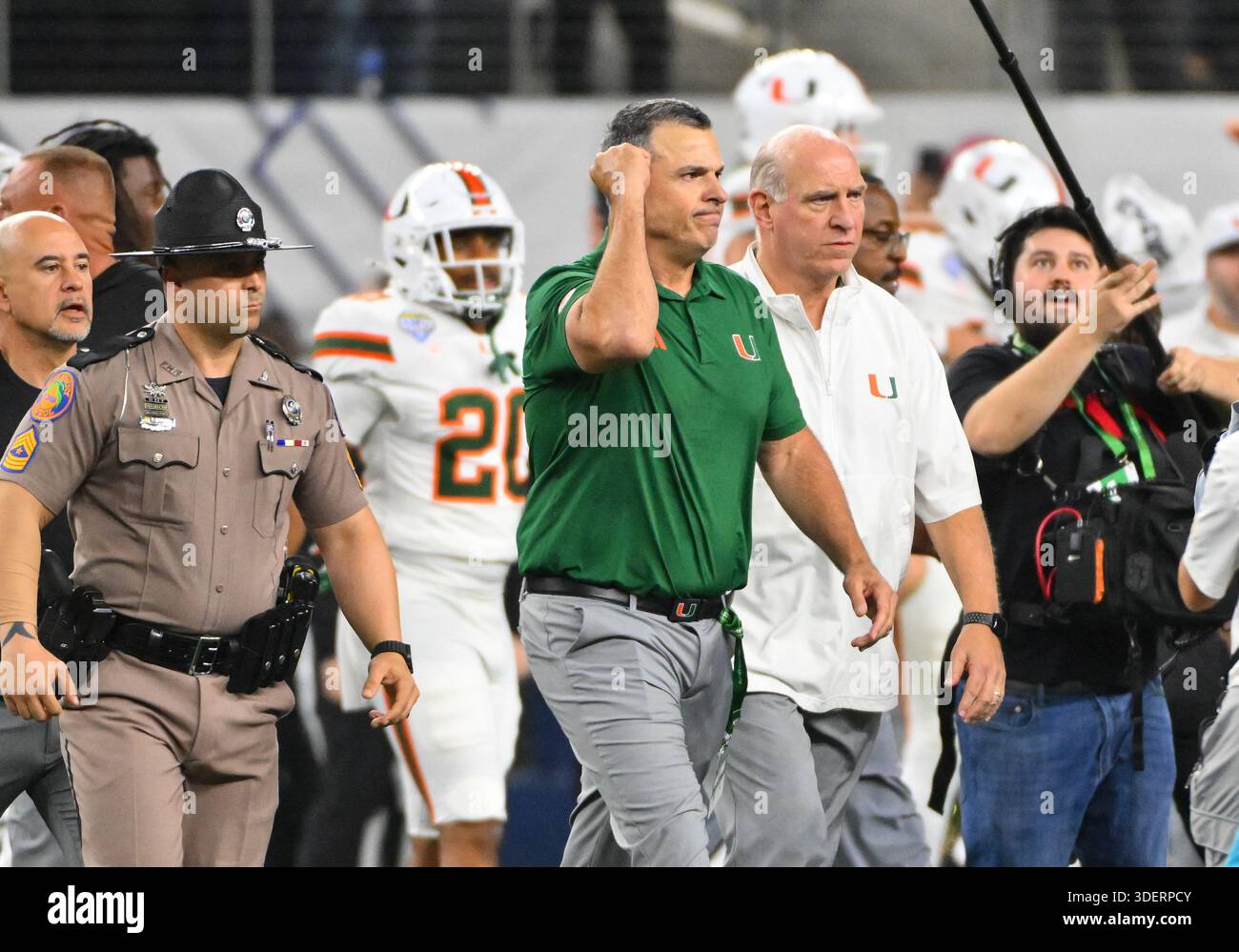 Miami fl head coach mario cristobal hi-res stock photography and images ...