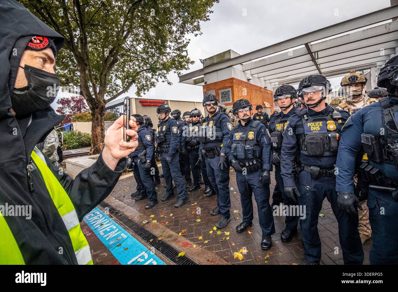 Portland dhs agents hi-res stock photography and images - Alamy