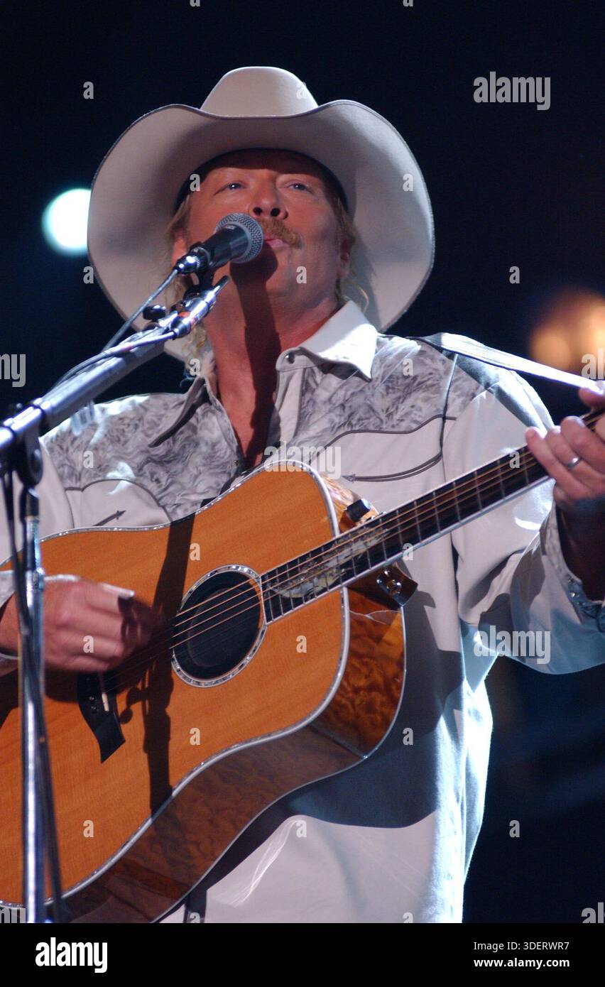 10 June 2005 - Nashville, Tennessee - Alan Jackson. 2005 CMA Music ...