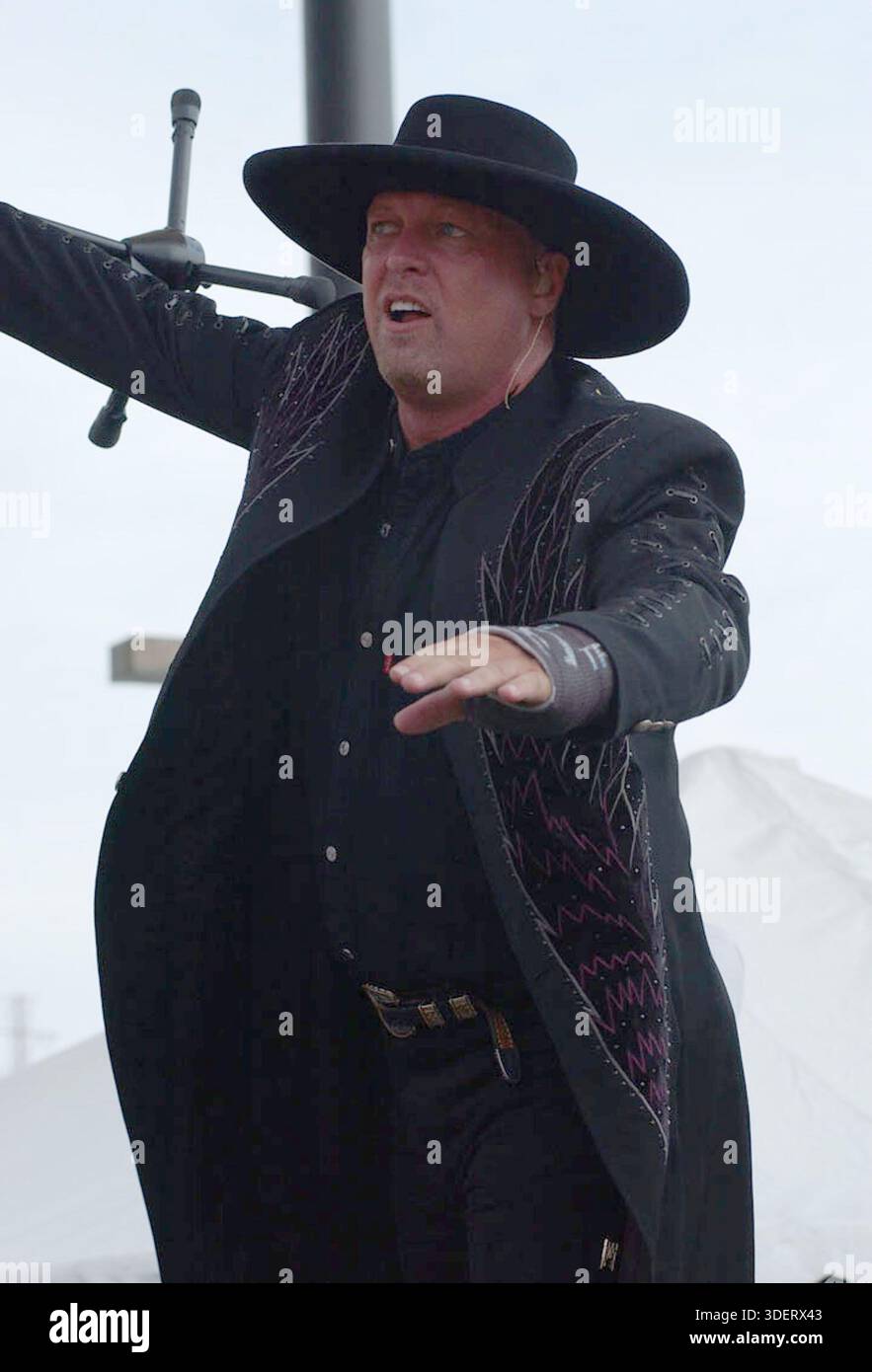 09 June 2005 - Nashville, Tennessee - Montgomery Gentry. 2005 CMA Music ...