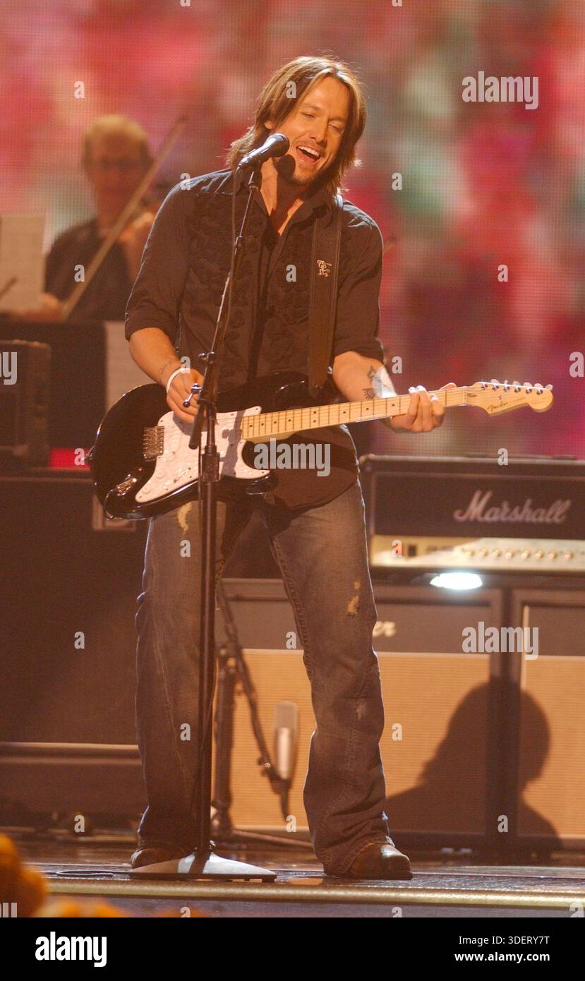 15 November 2005 - New York, New York - . 39th Annual CMA Awards held ...