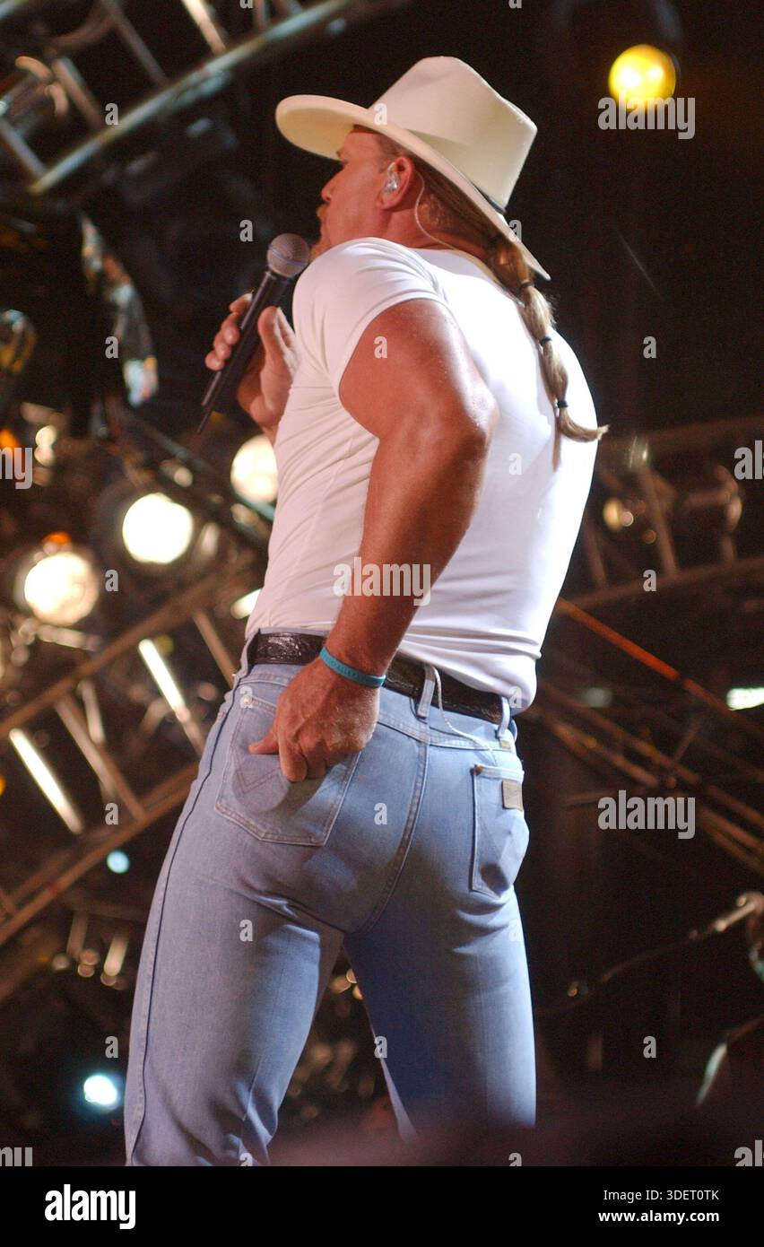 11 June 2005 - Nashville, Tennessee - Trace Adkins. 2005 CMA Music ...