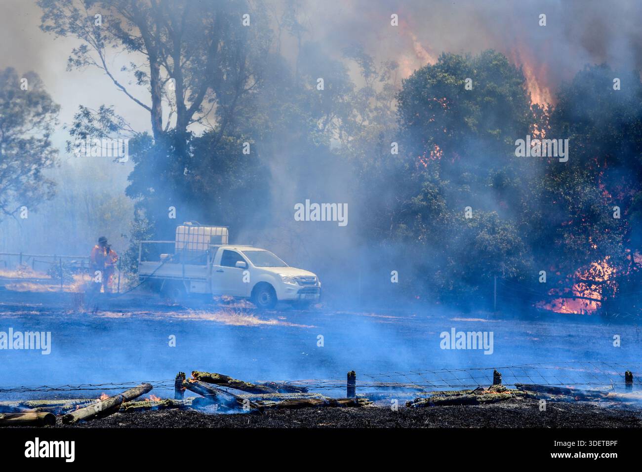 Melbourne, Australia. 09th Jan, 2026. Fires and firefighting efforts ...