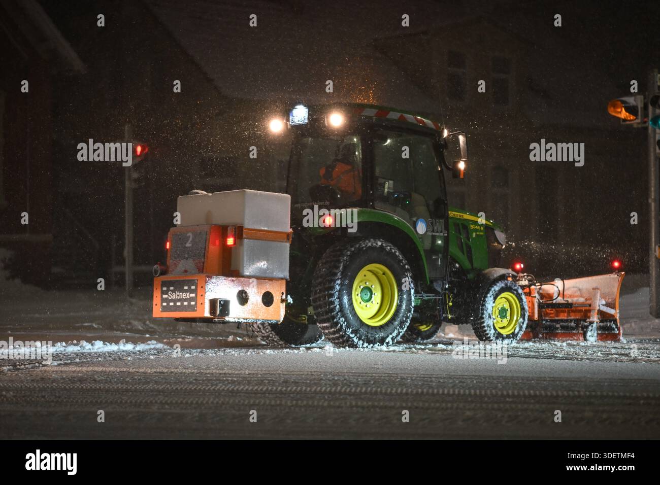 09 January 2026, Lower Saxony, Leer: A vehicle from Stadtwerke Leer ...
