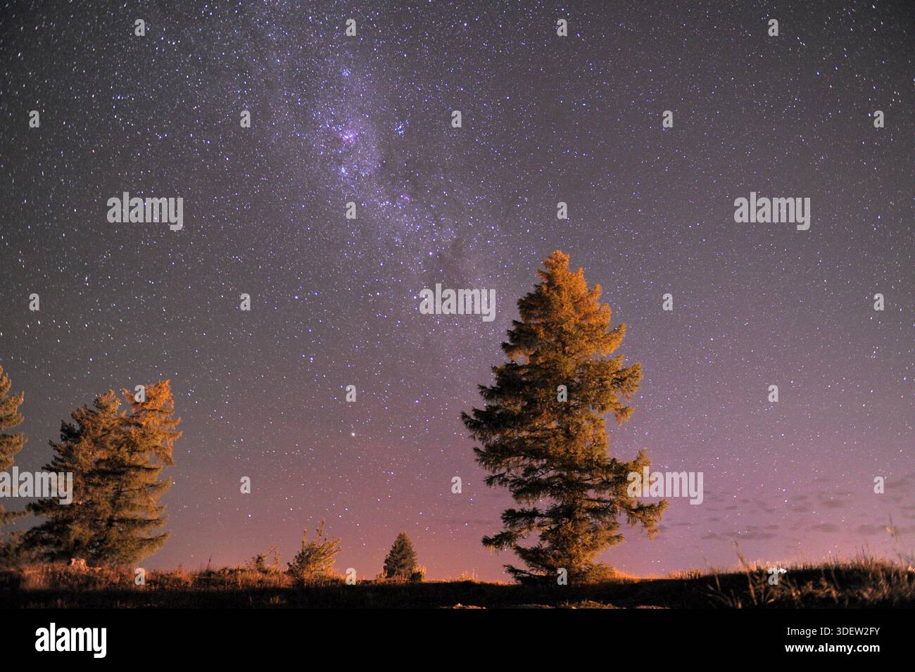 Lake Tekapo New Zealand Night sky in the Aoraki Mackenzie International ...