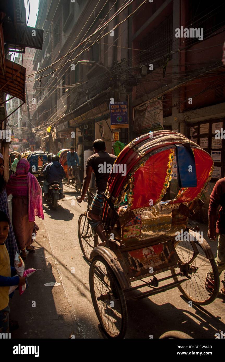 Rickshaw old dhaka bangladesh hi-res stock photography and images - Alamy