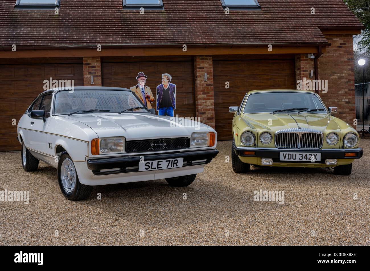 Screen used Ford Capri and Daimler Sovereign driven by Dennis Waterman ...