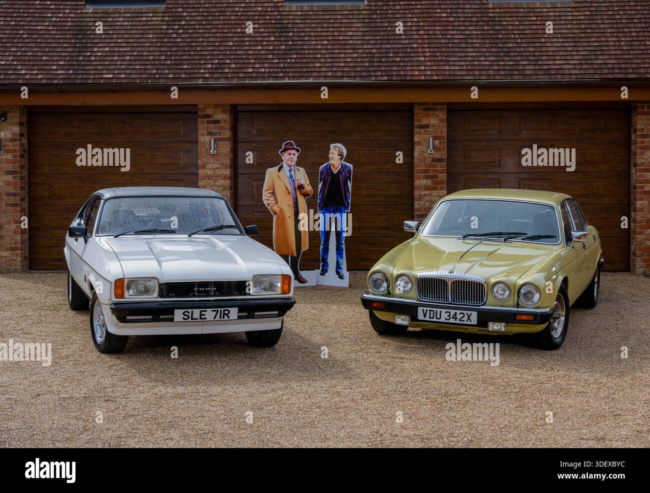 Screen used Ford Capri and Daimler Sovereign driven by Dennis Waterman ...