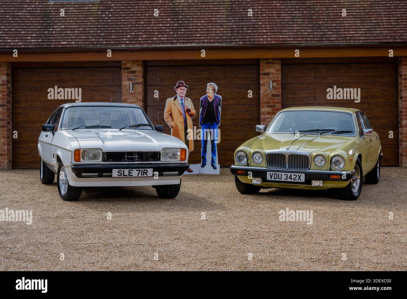 Screen used Ford Capri and Daimler Sovereign driven by Dennis Waterman ...