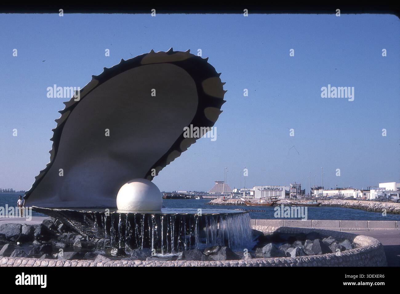 PEARL AND SHELL MONUMENT, DOHA, QATAR Stock Photo - Alamy