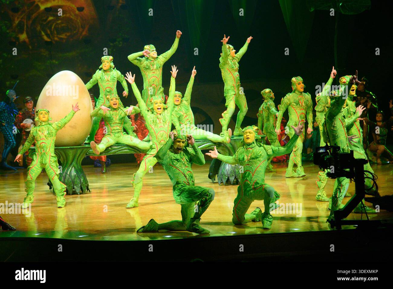 London, UK. 08 Jan, 2026. Pictured: Trampowall and Tumbling performers ...